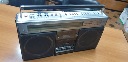 Продается магнитола Sharp GF 9595