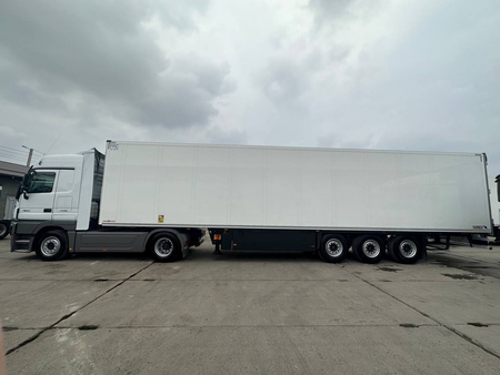 Mercedes Actros + SCHMITZ реф cотилади