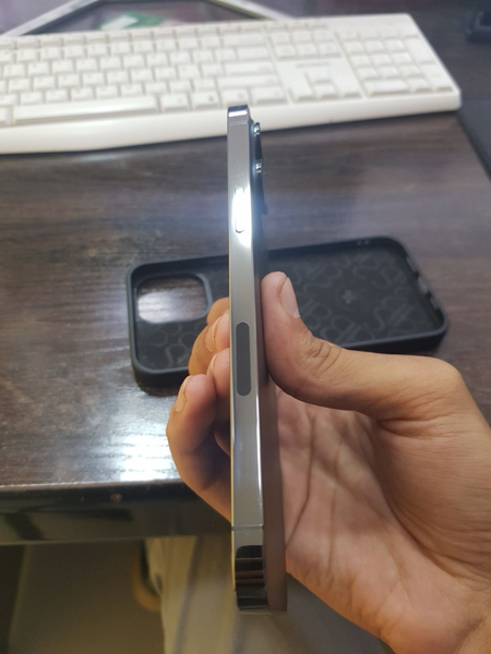 Iphone 12 pro max qora srochni yomkist 86% radnoy