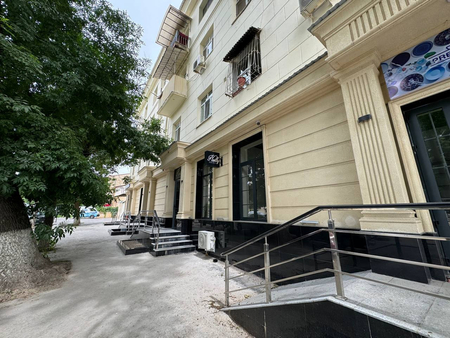 Продается Евро офис Ор-р: Улица Шота Руставели 98м2