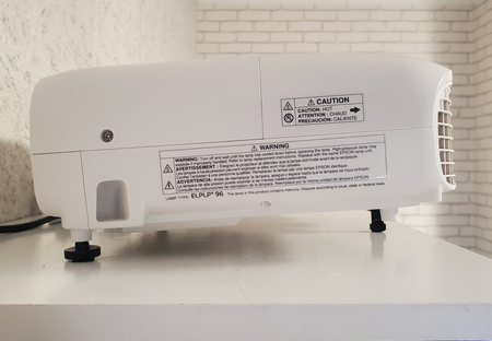 Проектор Epson EH TW-5600 для домашнего кинотеатра