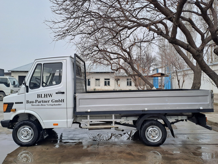 Мерс 207 бинзин 2,3 111 матор