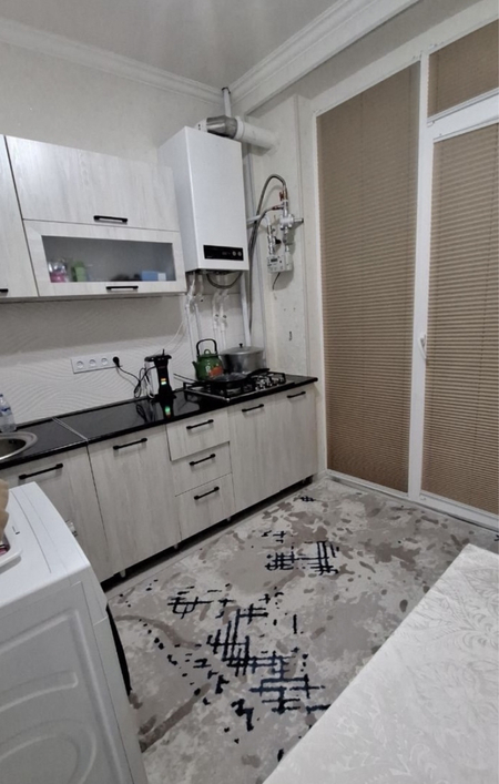 Yunusobod 6 kv 2 xonali kvartira oila yoki 4 ta qizga beriladi