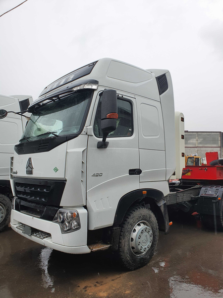 Тягач HOWO A7 (газ)