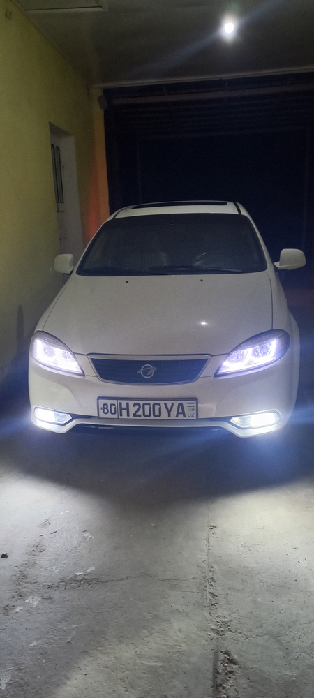 Lasetti 1.8  Jentra qilingan. Mashina Avtomat karobka bez rasxot.