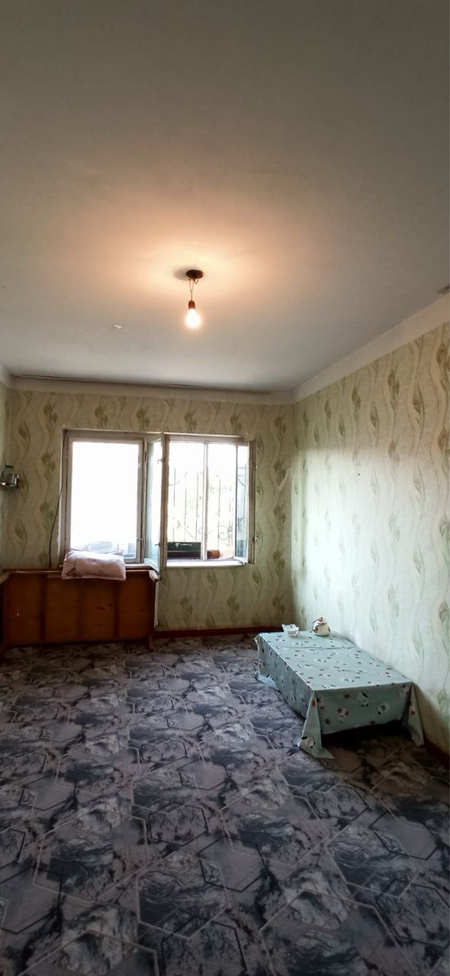 Qoraqamich tansiqboev 1/5/5 balkon 2/6 srochno sotiladi