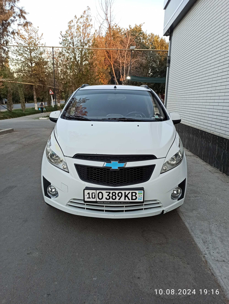 Спарк 2013, оқ ранг, тоза, аудисистема 400$