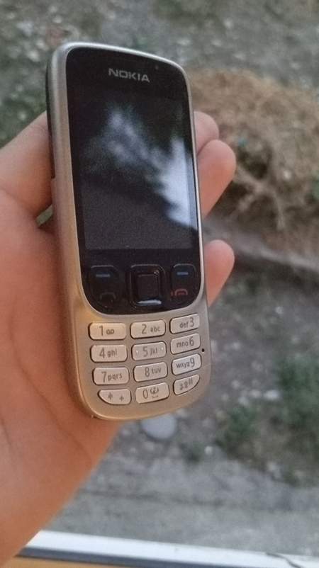 Nokia e71 va boshqalar narxi xar xil