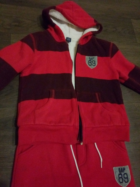 Костюм GAP продается