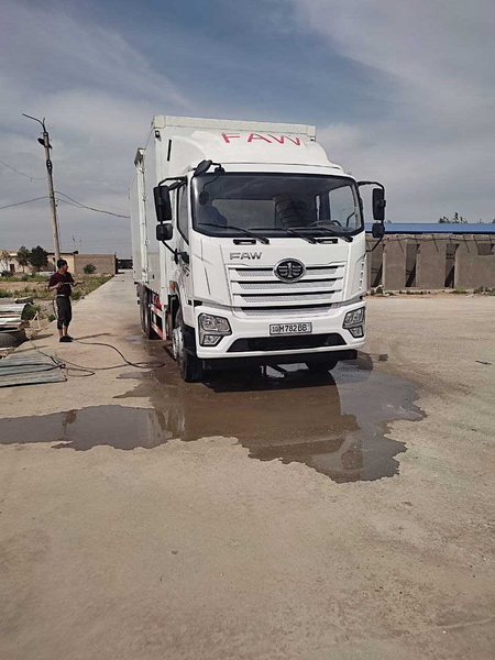 YUK  FURGON : JAC JK6 CA1250. Yangi