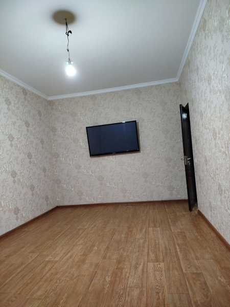 Аренда Сергели 1 метро 1 комнатная 1 этаж 
2/1/5 оилага 
350$ 
Кондици