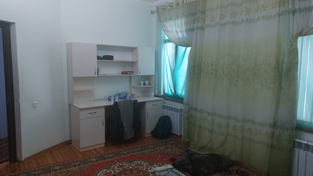 Dom sotiladi 138 kv Orom bozor atrofi