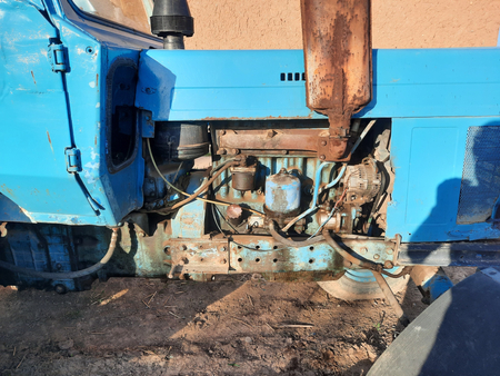 Traktor 80 sotiladi