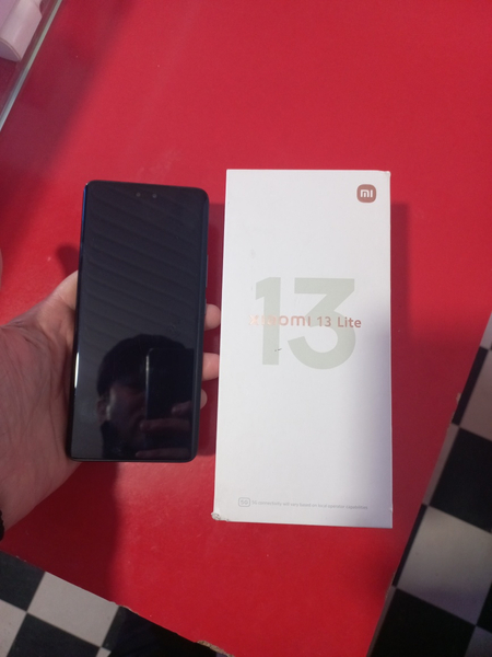 Xiaomi 13 lite 8+8/256 GB 100% Radnoy