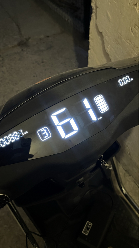 Продаю электро скутер Yadea T5