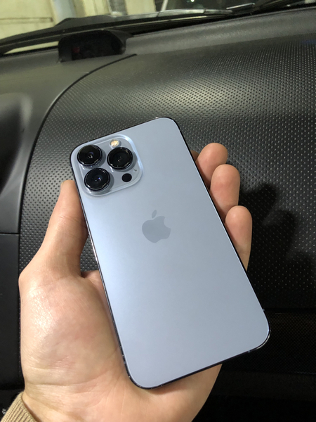 Iphone 13pro AAAsotiladi srochna
