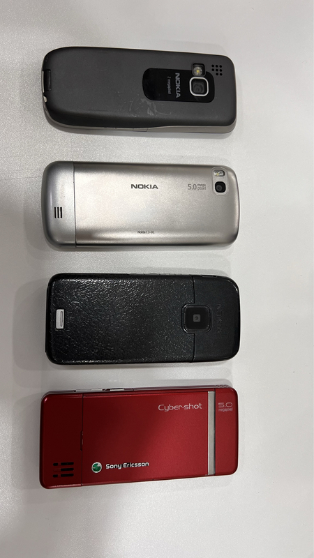 Продаётся телефоны Nokia и Sony Ericsson.
