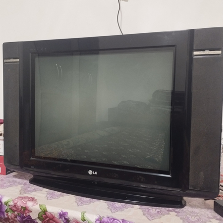 Televizor 72lik sotiladi