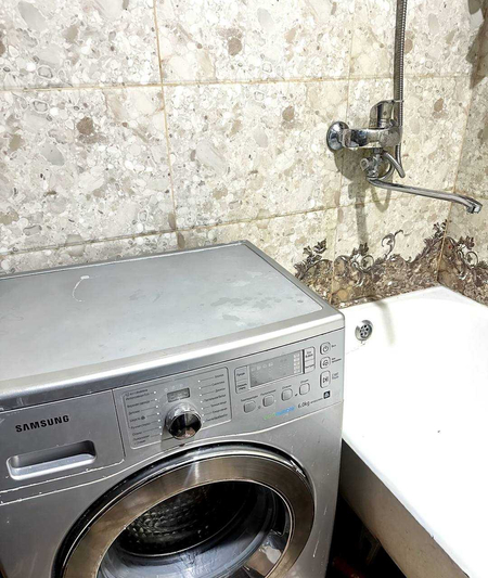 Ayol, qizlarga kvartira ijaraga beriladi.