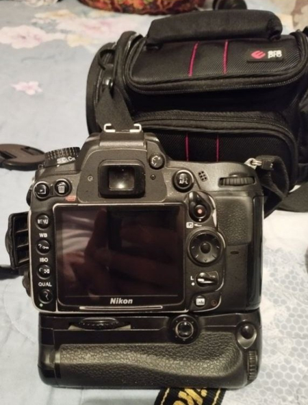 Продаётся Nikon 7000
