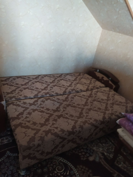 Ўзимиз фойдаланган ҳолати зўр гилам сотилади.
