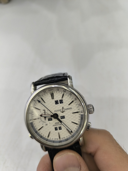 Продам часы Ulysse Nardin в отличном состоянии