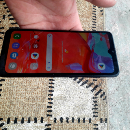 Samsung A70 Xotirasi 6/128 Telefon narxi 650 000