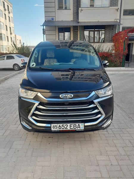 JAC M4 sotiladi.