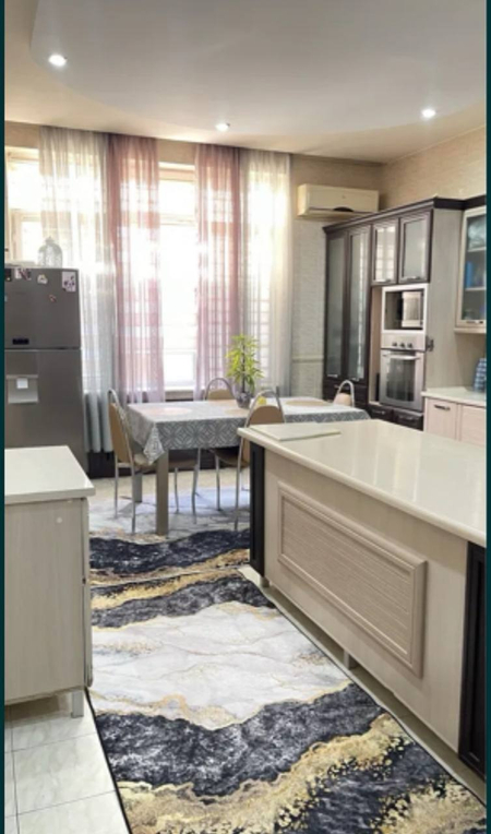 Продается евродом 5 комнат , ор-р: Мирабад Авенью, 350м2