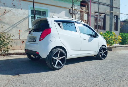 Spark 3 Lt 2015 yil Arenda vikup oq rang