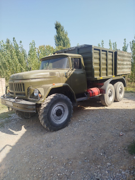 Zil 131 sotiladi
