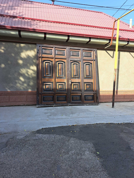 Продам железные ворота, размер 3,40 м. на 3,40 м., почти новые.