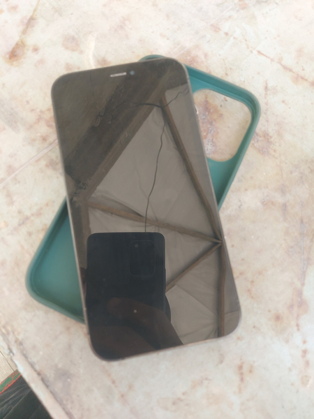 Iphone Xr 15 pro korpusda zavoddan cqgan ideal xolatda 88 yomks