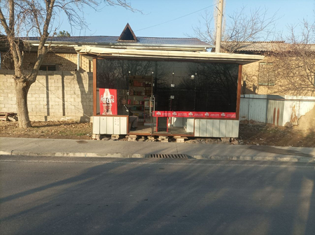 Продаётся магазин с витринами