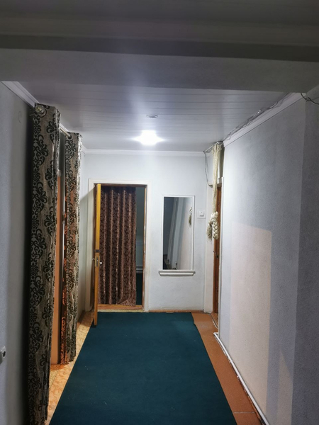 Arientir: Sampi balnitsa 
3 xona 4 etaj  (9 etajka)