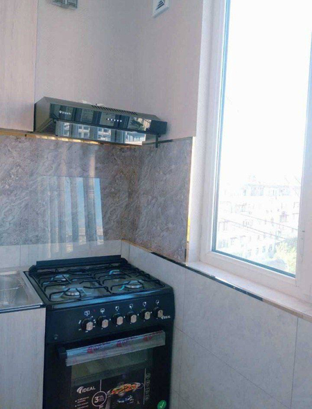Продается на бобура 1/9/10 не торец 35м2 с балконом