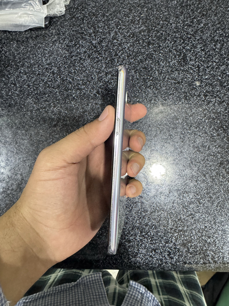 samaung s10 plus 5g pamit 8.256g holati yahwi iwlawi zor