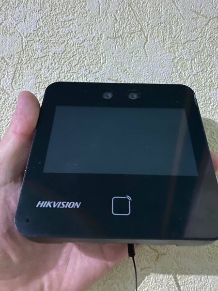 hikvision face id замок