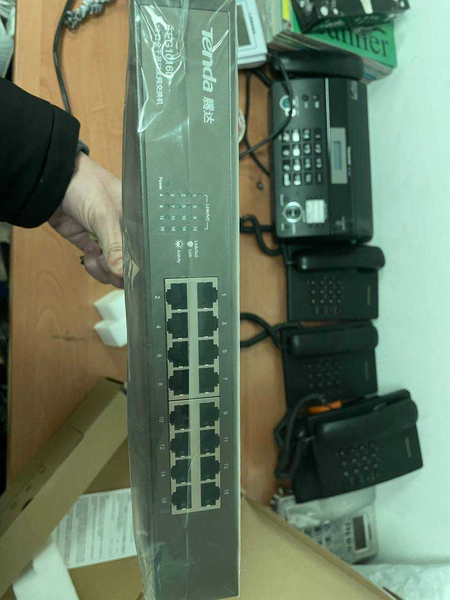 Switch Коммутатор Gigabit Ethernet Tenda TEG1016D