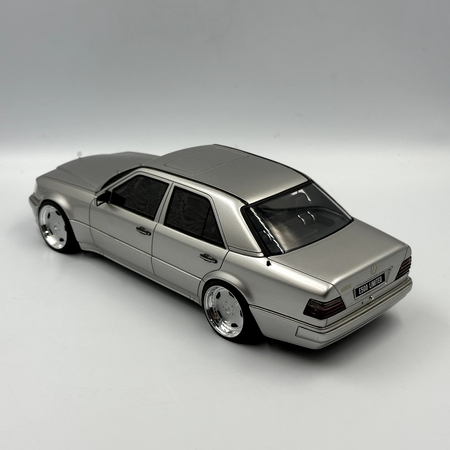 Mercedes Benz W124 E500 Волчок 1:18 моделька металлическая - Доставка