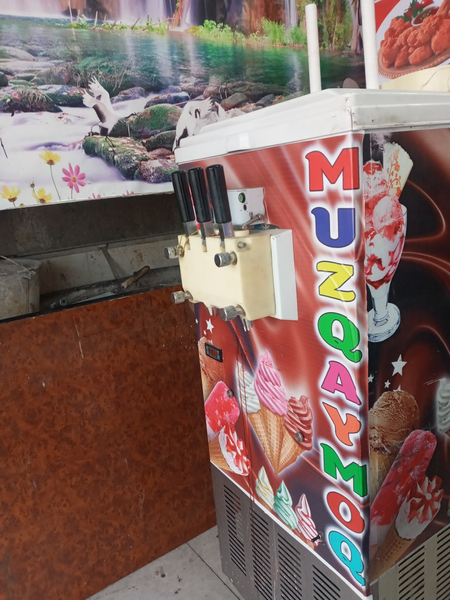 srochni muzqaymoq aparati sotiladi