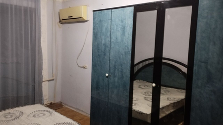 3 хонали 1-этажда жойлашган жихозланган квартира ижарага берилади