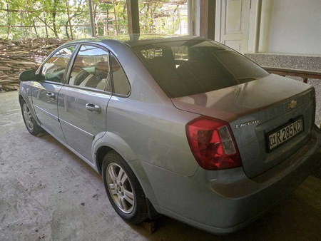 Продается машина Lacetti 1.8