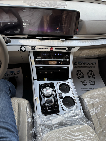 Kia Carnival Hi-Linousine