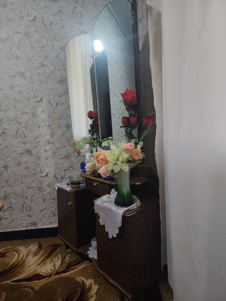 Срочно продаётся подставка шкаф и тюрмо