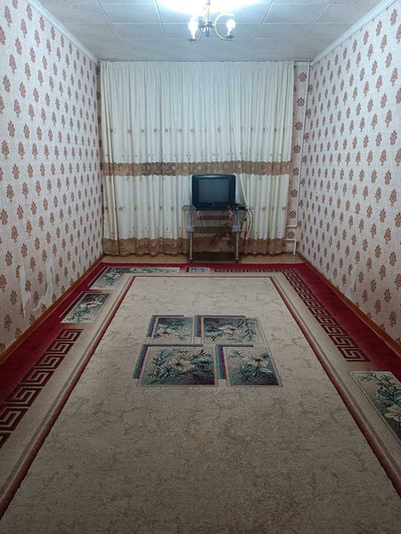 3 xonali kvartira sotiladi. arentir 12-maktab oldida.