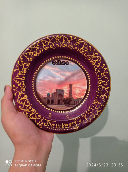 Керамические тарелки.