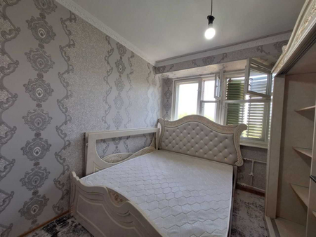 Срочно продается квартира в Мирзо Улугбекском районе 1/7/9  (J3744)
