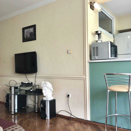 Вторичка  Площадь 70 м2 Ц-4, сзади Wyndham Hotel кирпич евро;