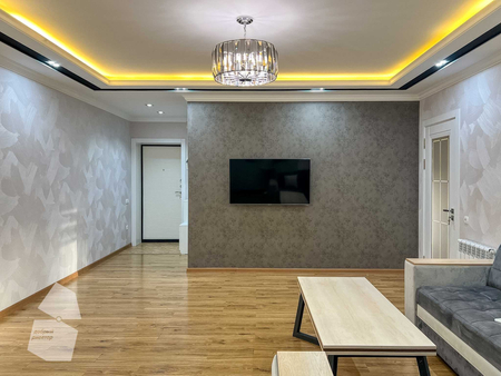 (Добрый) Чимкентская (110 школа, ЦУМ), 60 м², 2/4/4, Уютная